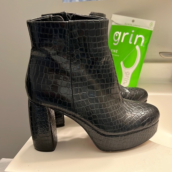 Mix No. 6 | Shoes | Mix No 6 Gator Skin Booties | Poshmark